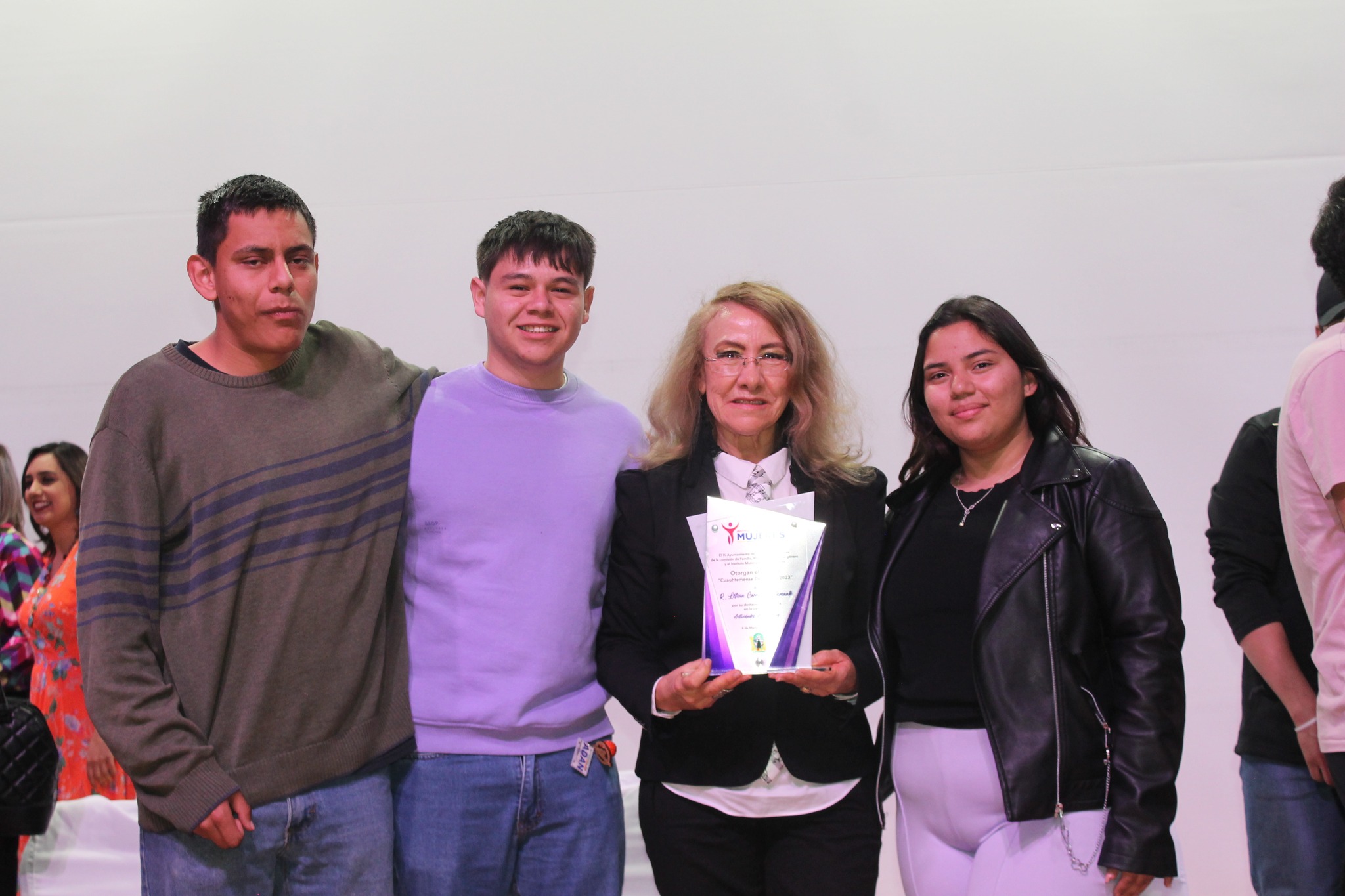 Recibe la Maestra, Científica e Investigadora Leticia Corral Bustamante el reconocimiento ...